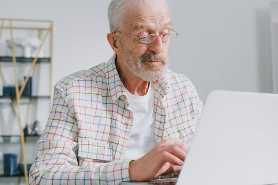 What Grade Is a Senior in High School? A Comprehensive Guide - Senior ...